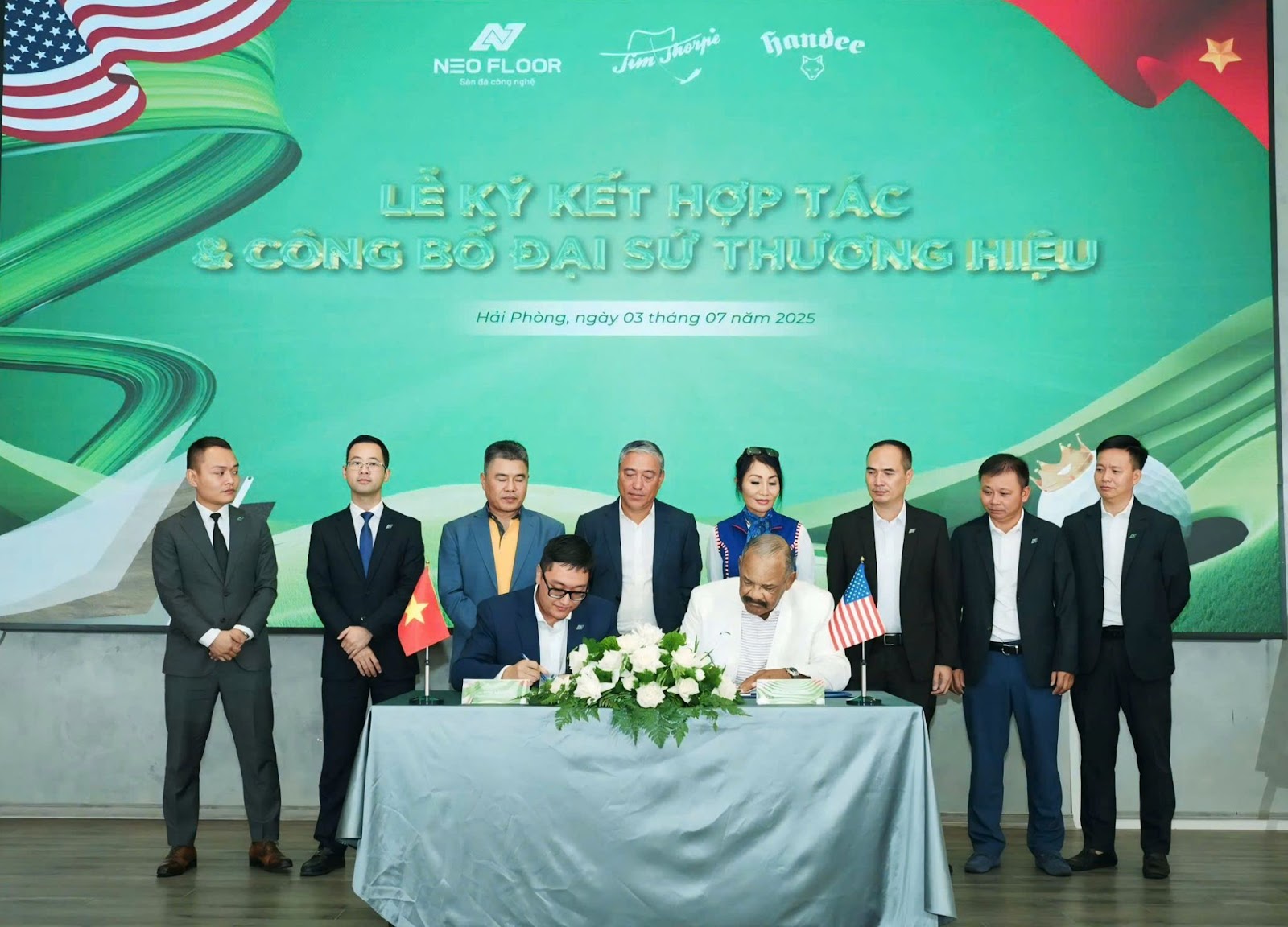 Neo Floor hợp tác cùng huyền thoại golf Jim Thorpe: Kết nối vật liệu ...