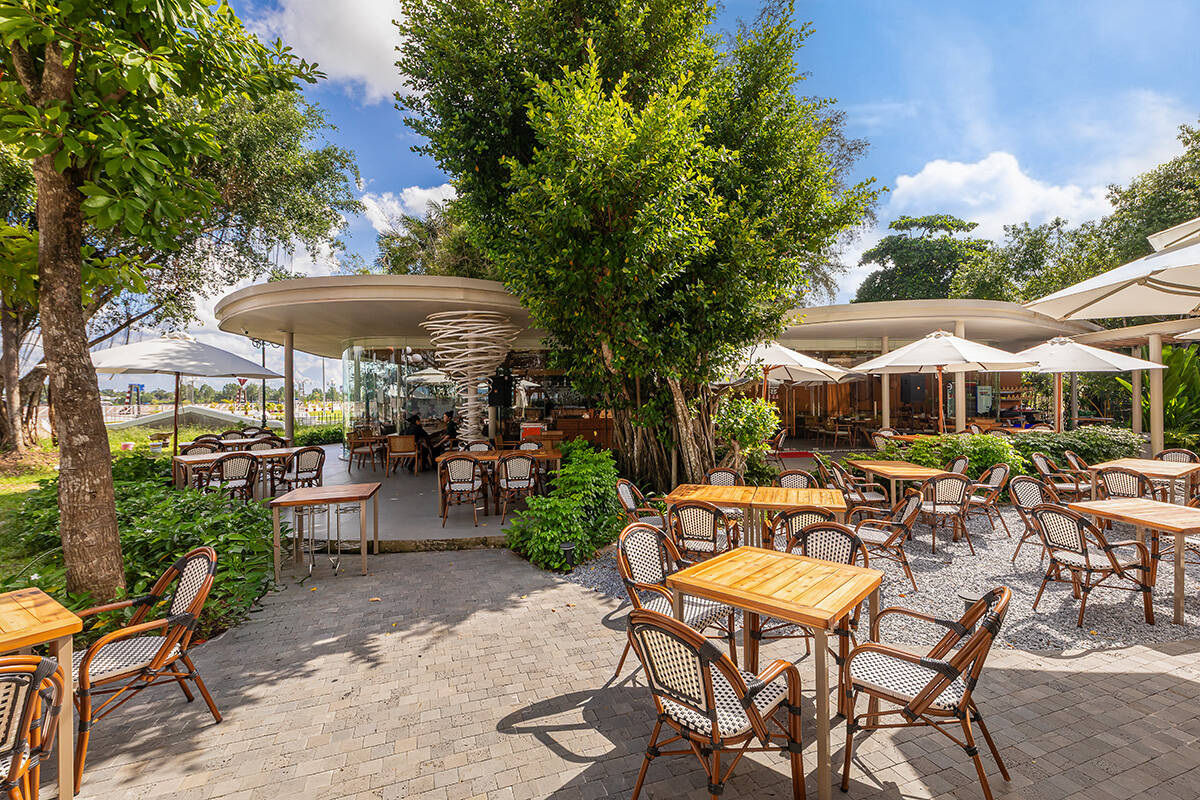 KAYA Mekong River Front Dining & Lounge: Khoảng lặng giữa phù sa và ...