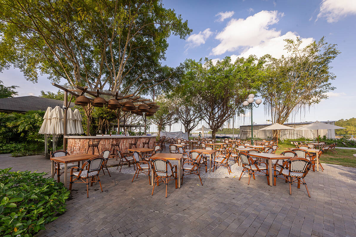 KAYA Mekong River Front Dining & Lounge: Khoảng lặng giữa phù sa và ...