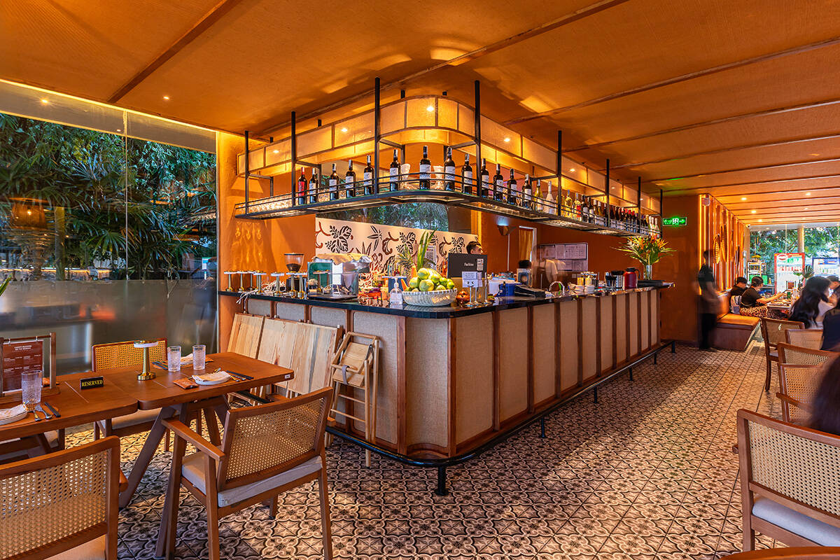 KAYA Mekong River Front Dining & Lounge: Khoảng lặng giữa phù sa và ...