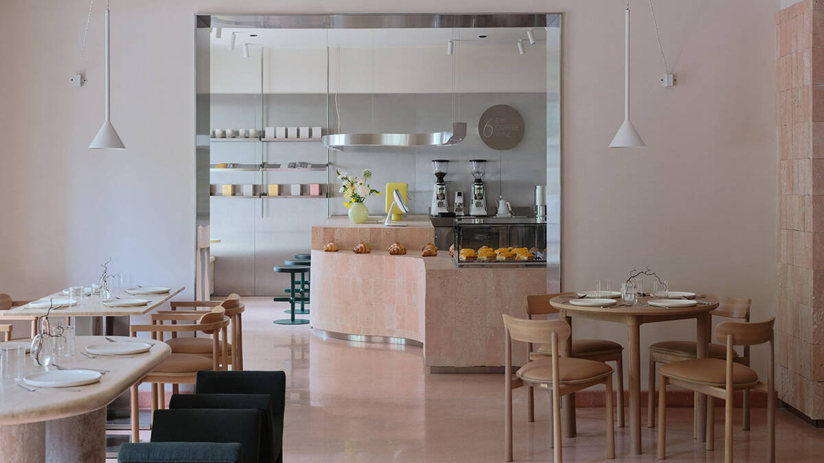 Six Coffee Wine: Không gian đa sắc cho quán cà phê – rượu vang tại ...