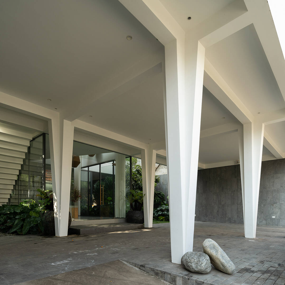 Trung Hoa Office – Mô hình văn phòng thích ứng với khí hậu nhiệt đới ...