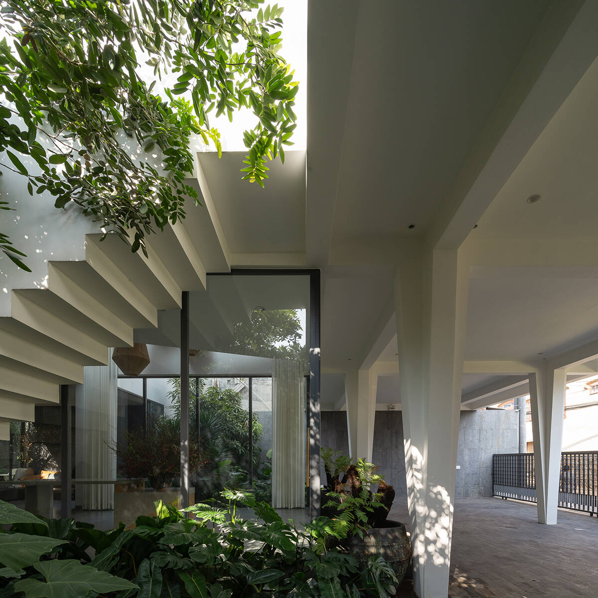 Trung Hoa Office – Mô hình văn phòng thích ứng với khí hậu nhiệt đới ...