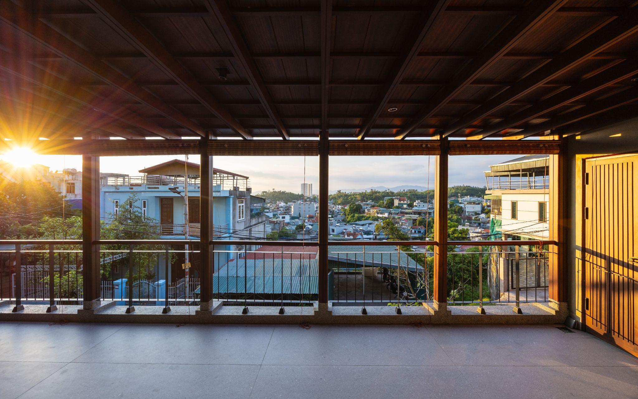 Ba House: Nhịp điệu sống dành cho ba thế hệ bên sườn đồi | TT.V Architects