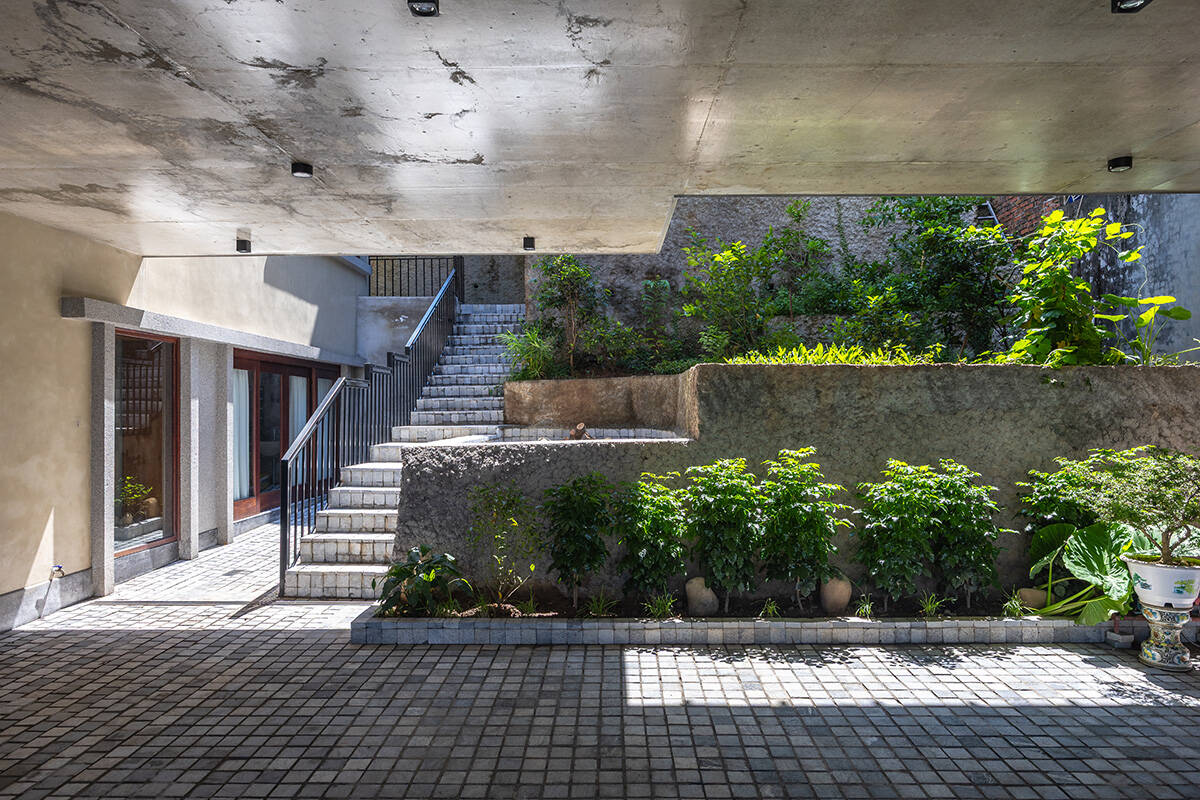 Ba House: Nhịp điệu sống dành cho ba thế hệ bên sườn đồi | TT.V Architects