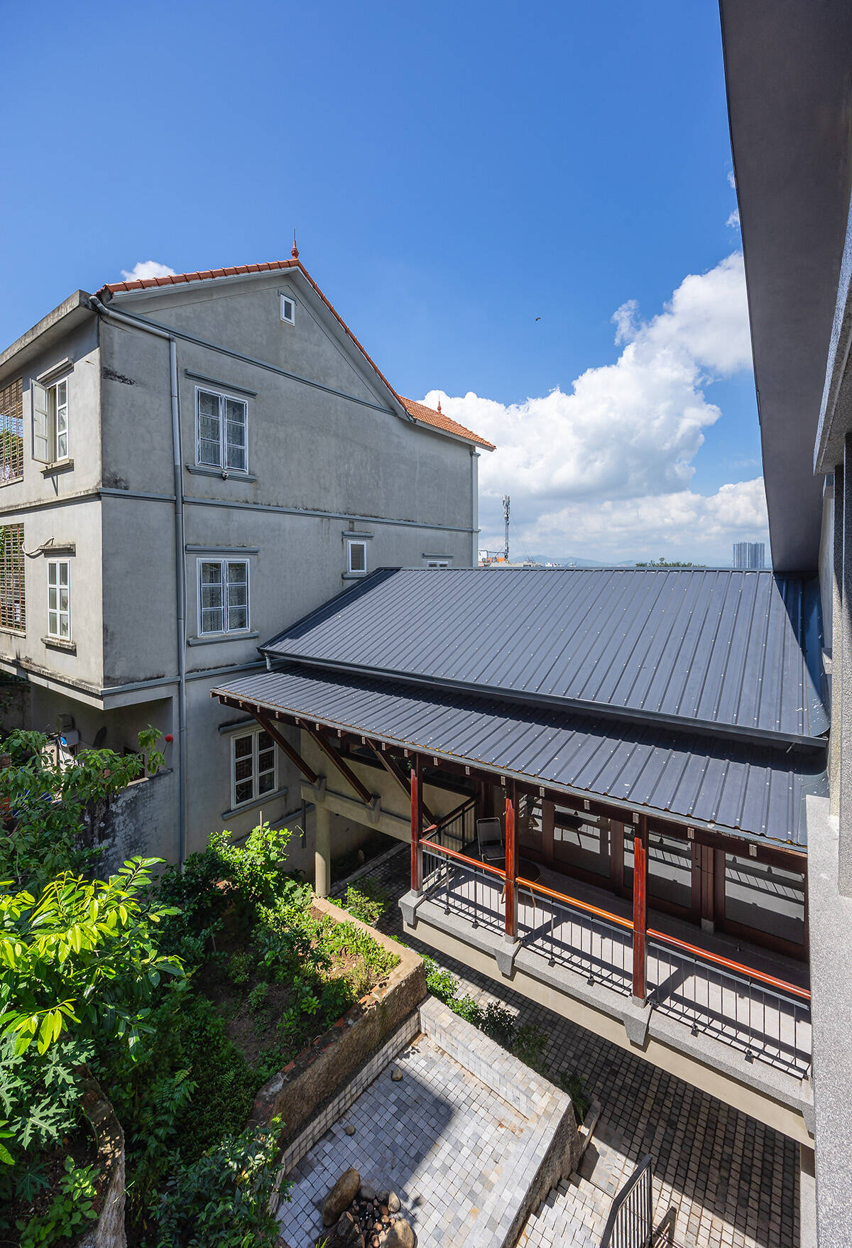 Ba House: Nhịp điệu sống dành cho ba thế hệ bên sườn đồi | TT.V Architects
