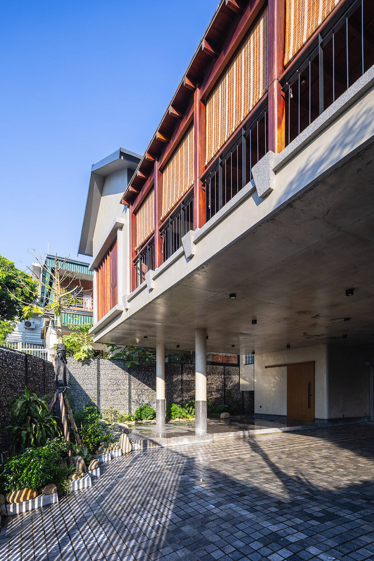 Ba House: Nhịp điệu sống dành cho ba thế hệ bên sườn đồi | TT.V Architects