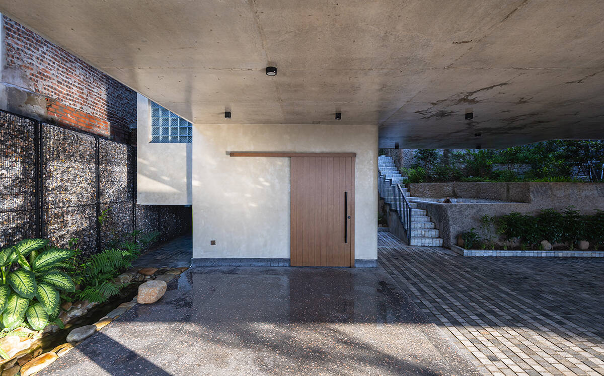 Ba House: Nhịp điệu sống dành cho ba thế hệ bên sườn đồi | TT.V Architects