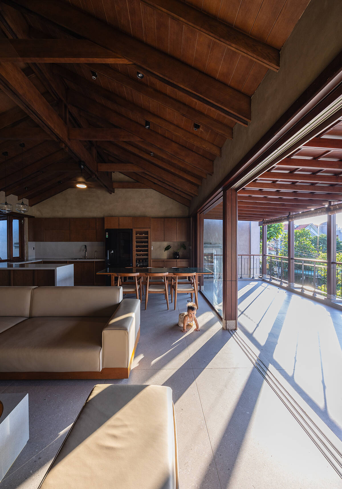 Ba House: Nhịp điệu sống dành cho ba thế hệ bên sườn đồi | TT.V Architects