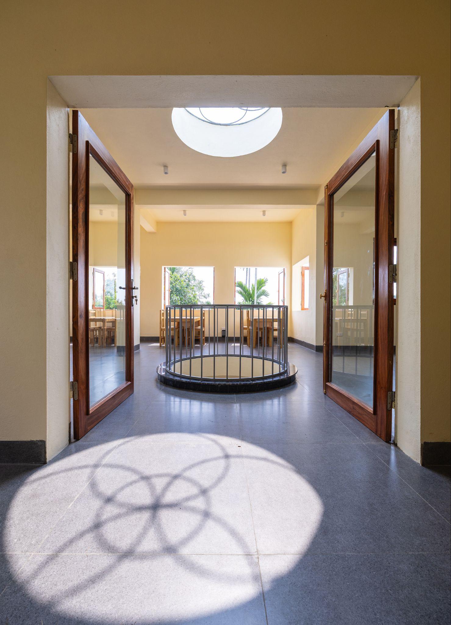 COMAY House: Kiến trúc “nương theo” bối cảnh làng quê Bắc Trung Bộ ...