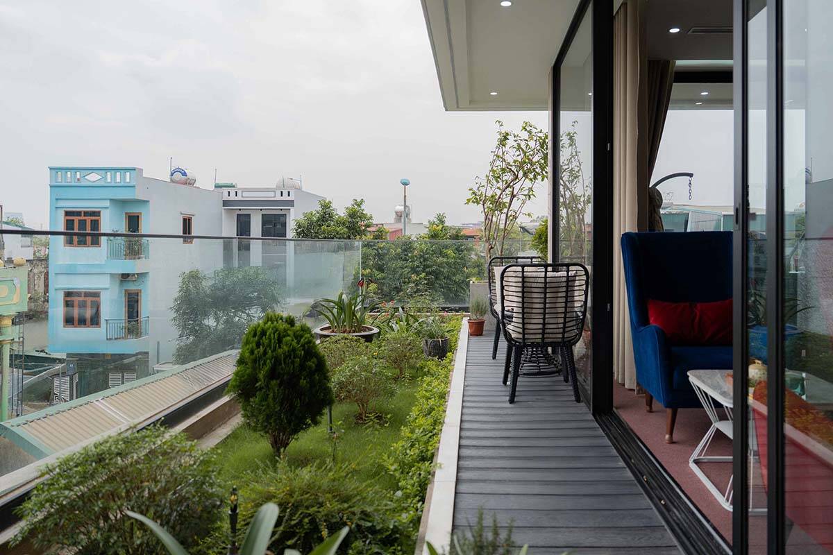 T-Green House - Nhà phố được tổ chức theo chiều đứng và lớp đệm xanh ...
